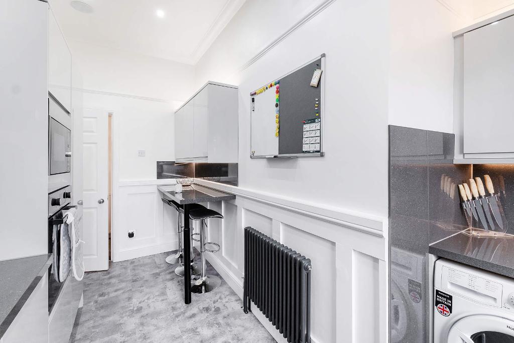 2 Bedroom Upper Cottage Flat For Sale In Swinton Road Baillieston