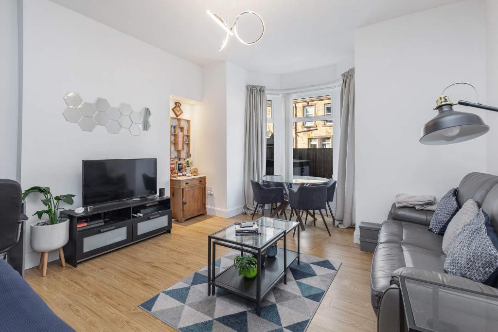 1 Bedroom Main Door Flat For Sale in Millar Terrace, Rutherglen, G73 1BD