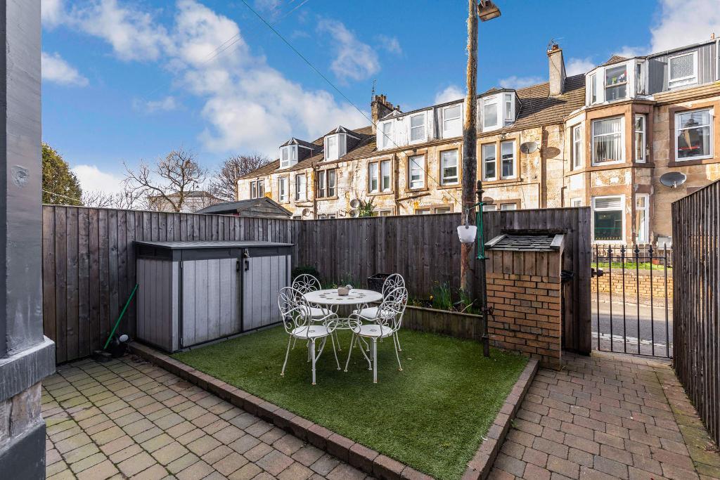1 Bedroom Main Door Flat For Sale in Millar Terrace, Rutherglen, G73 1BD